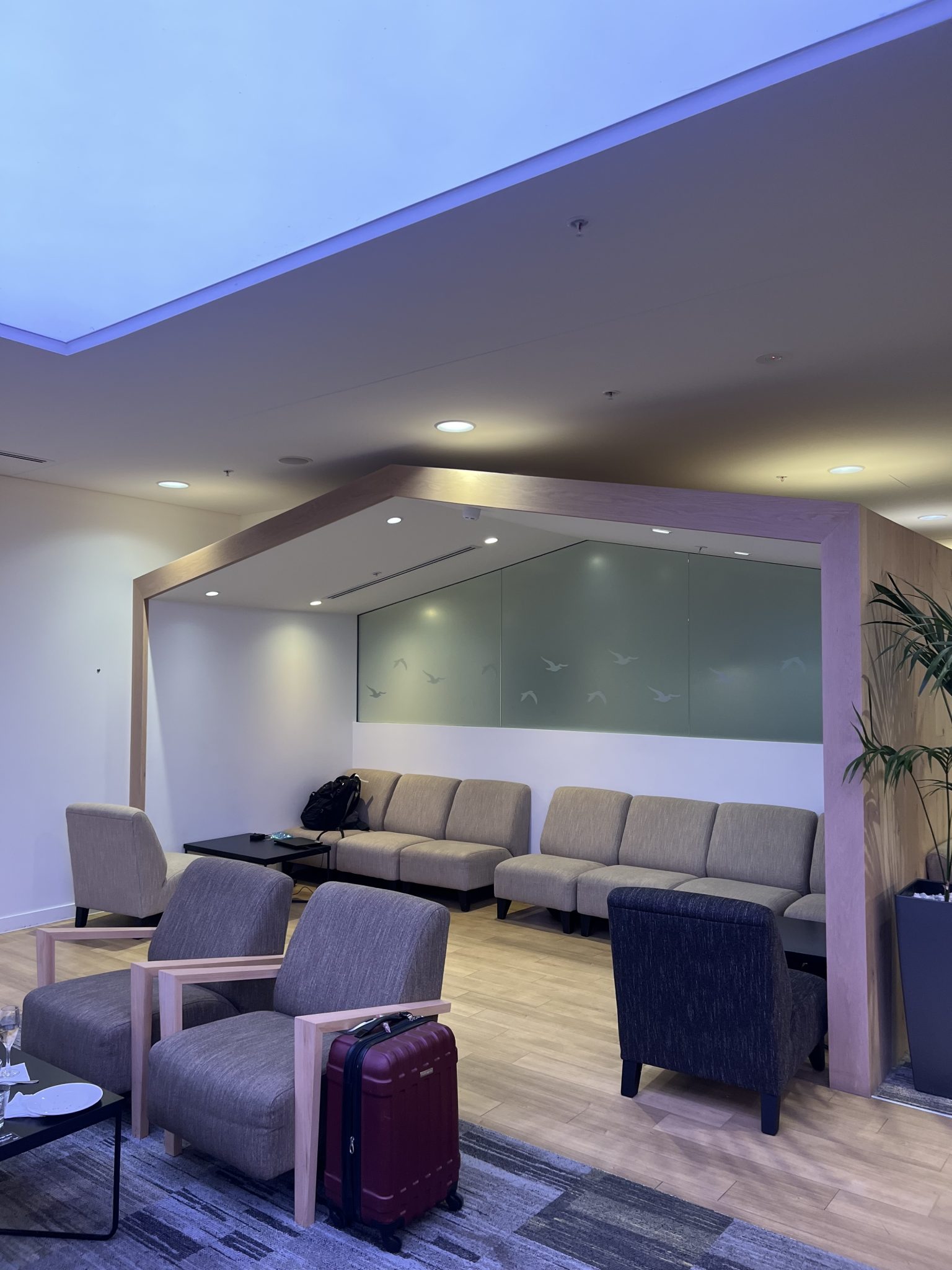 Strata Lounge Auckland Review | RoundAbout Travel